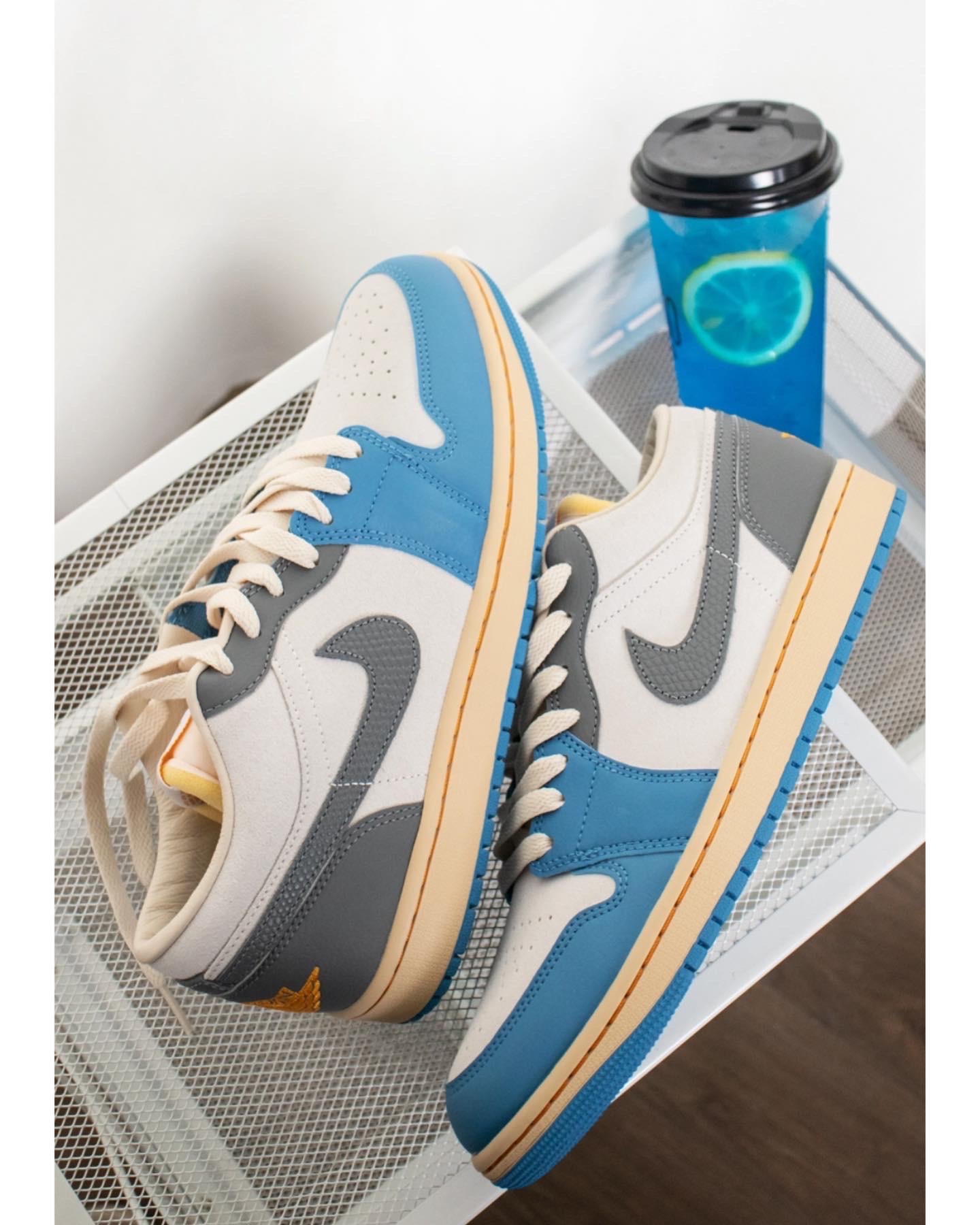 AJ1 Low 東京限定