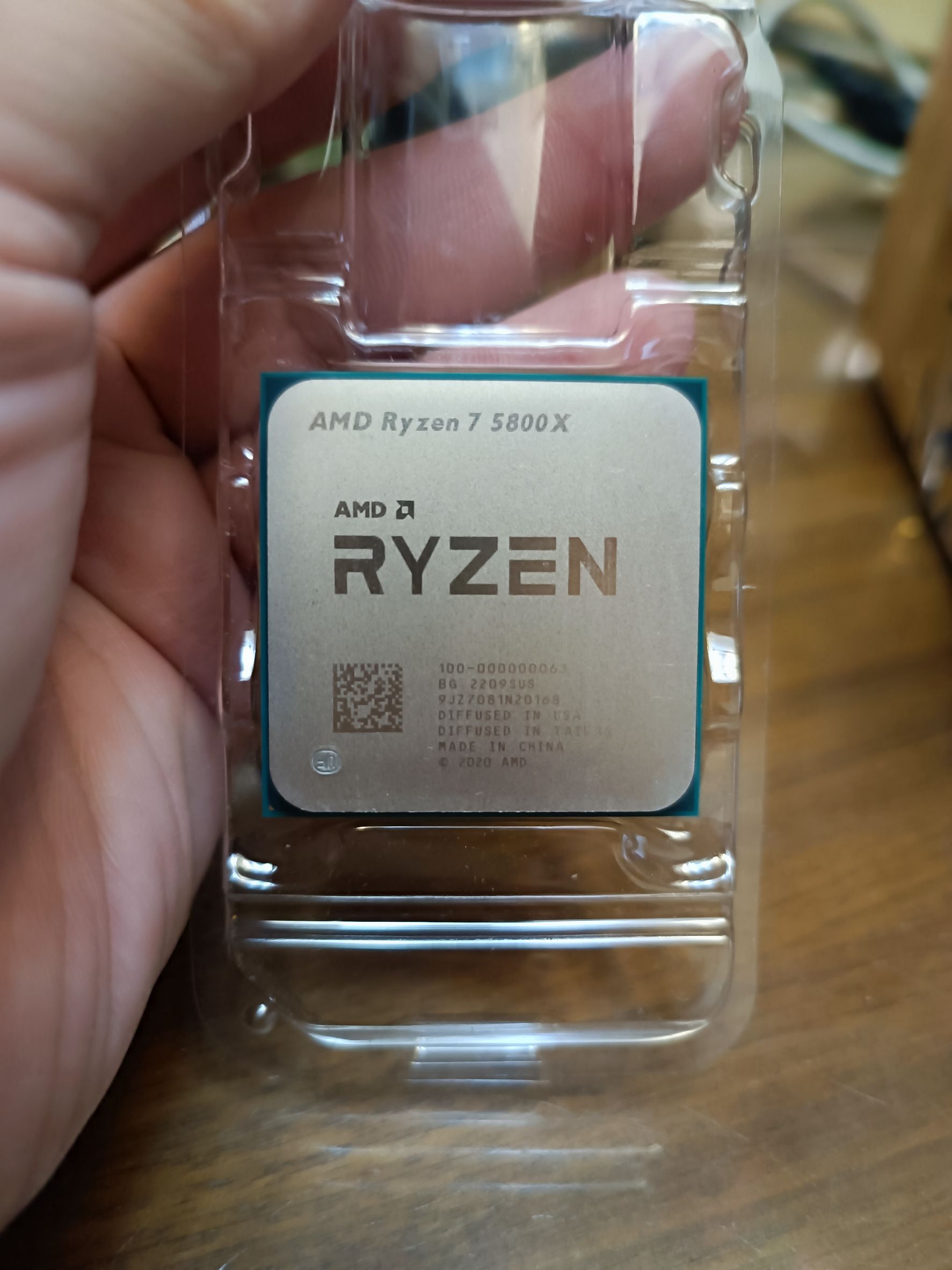 全新 AMD RYZEN R7 5800X 8核心16執行緒