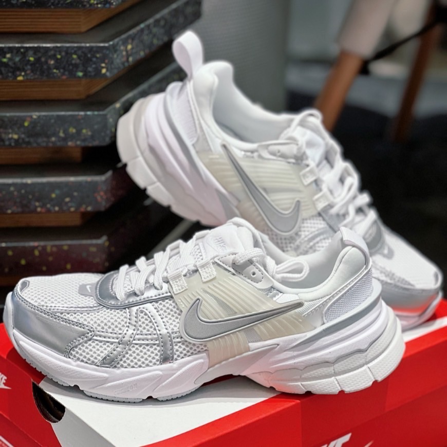 「FD0736-104」Nike V2K Run復古白銀