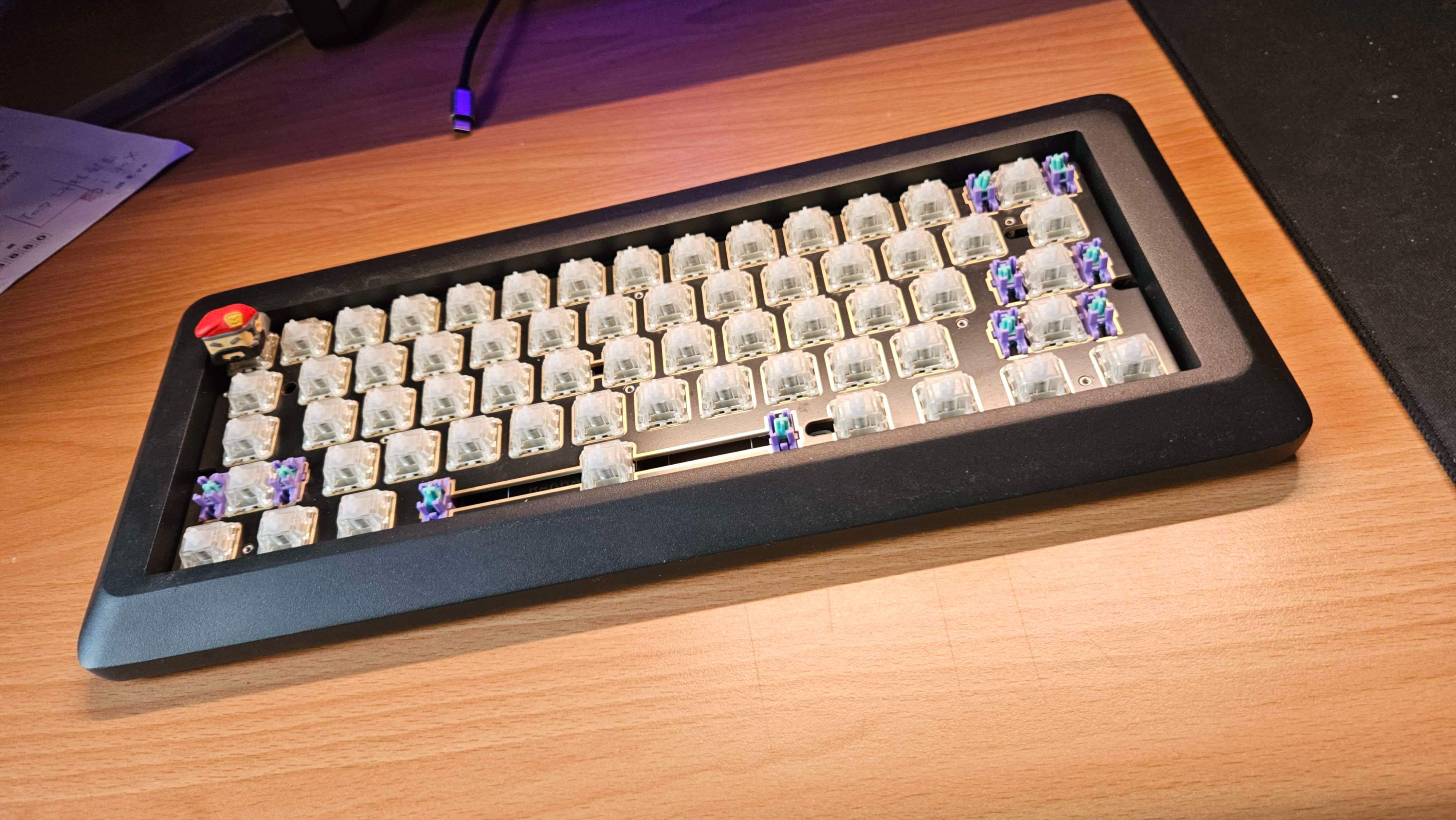 售（RAKKA） H60 磁白軸 售4800元 送布史東鍵帽
